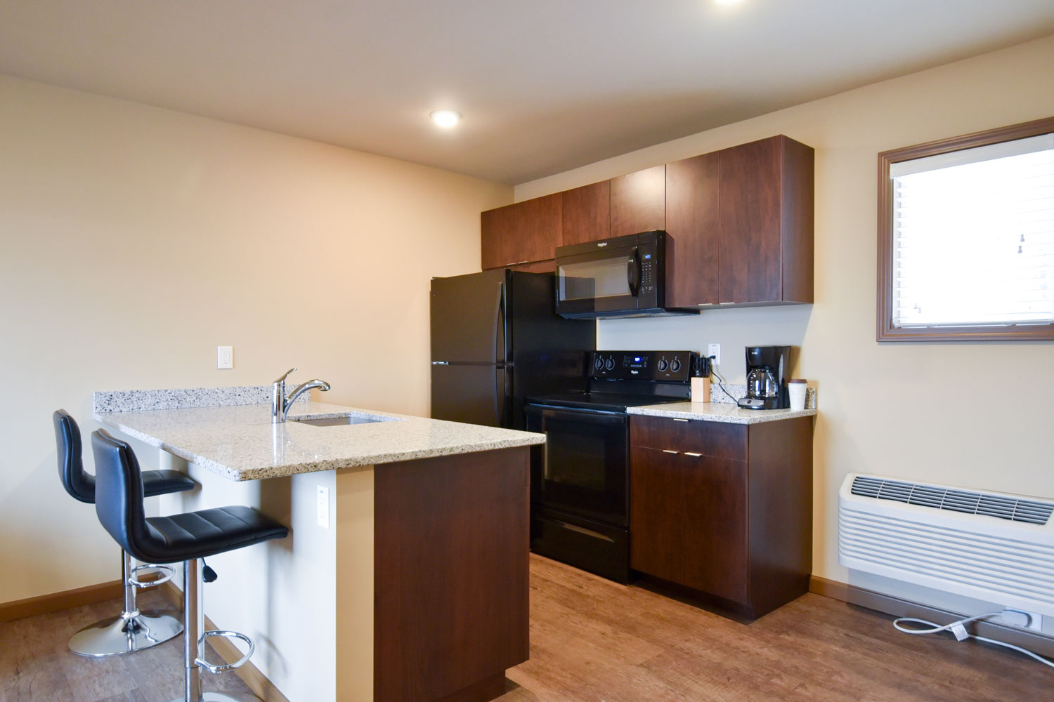 What to Expect – Lakewalk Suites